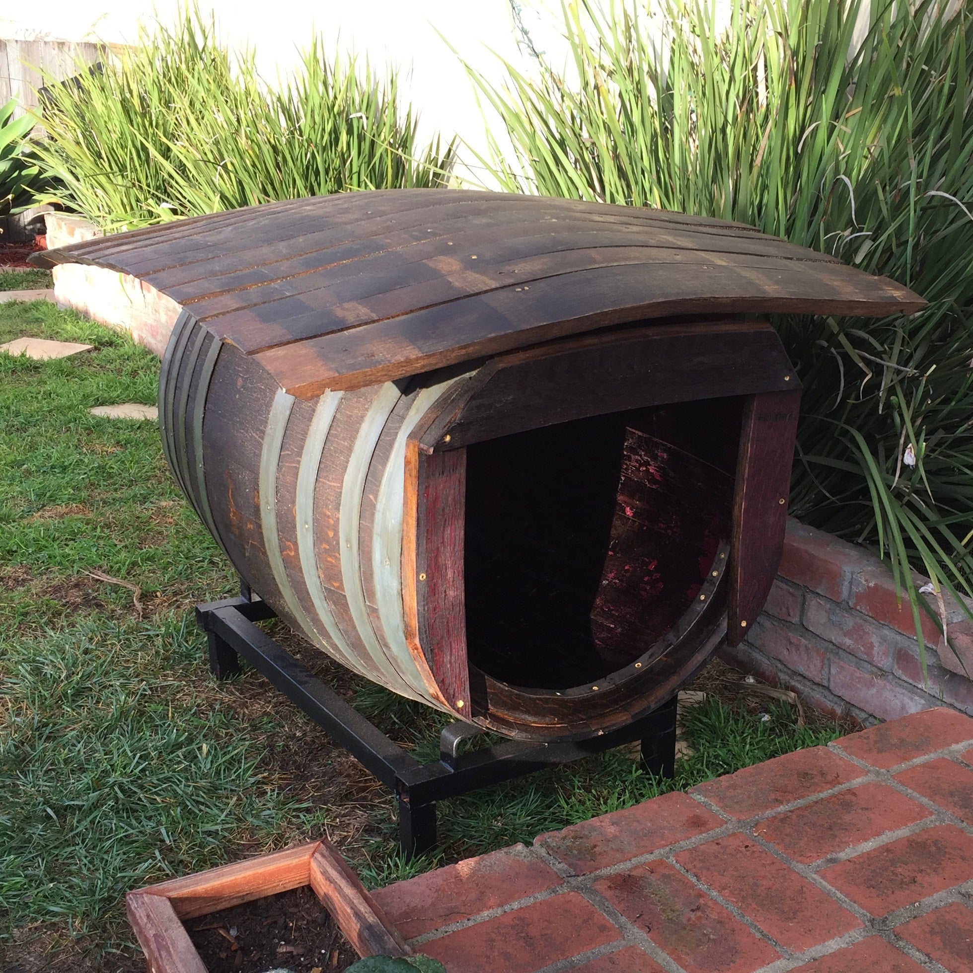 Wine Barrel Dog House | Barrel Dreams Inc.